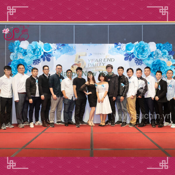Bộ sưu tập mẫu backdrop Tết 2023 bằng hoa giấy của Suchin